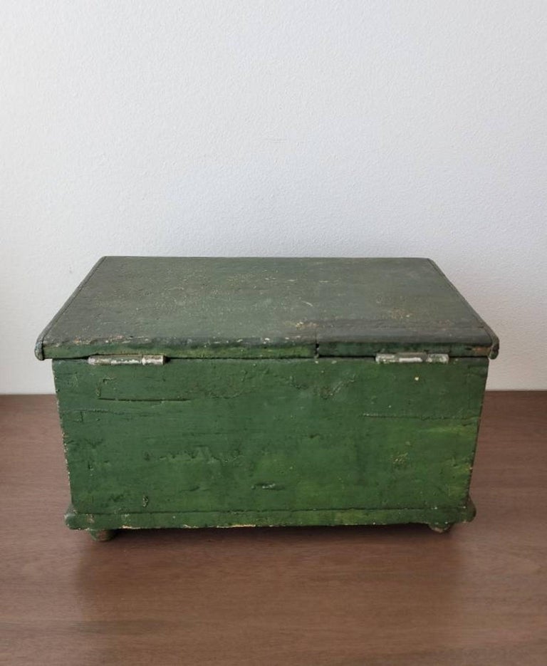 Antique Early American Farmhouse Dovetailed Table Box For Sale at 1stDibs