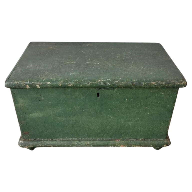 Antique Early American Farmhouse Dovetailed Table Box For Sale at 1stDibs