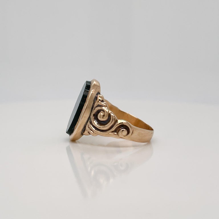 Antique Edwardian Gold and Bloodstone Cabochon Signet Ring at 1stDibs