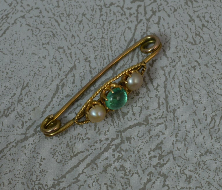 Antique Emerald Cabochon and Pearl 15 Carat Gold Pin Brooch For Sale at ...