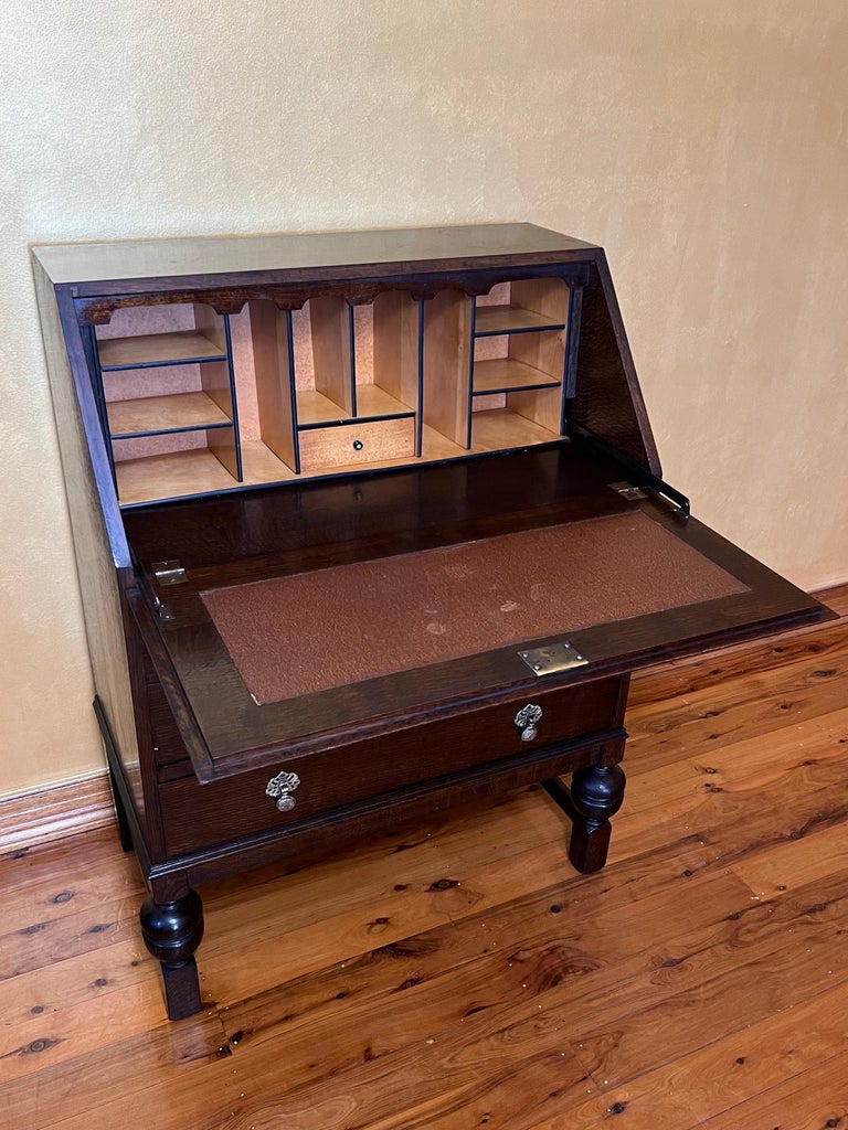 Antique English 1920s Bureau with Drawers For Sale at 1stDibs