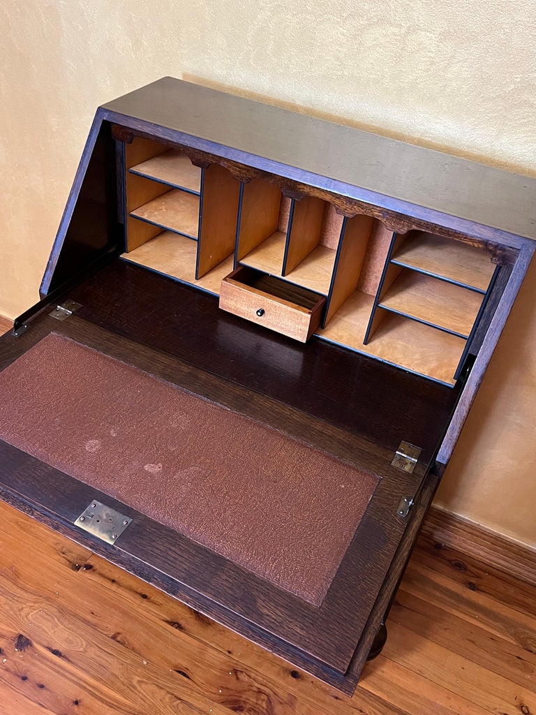Antique English 1920s Bureau with Drawers For Sale at 1stDibs