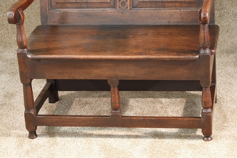 Antique English 19th Century 2-Seat Oak Settle For Sale at 1stDibs