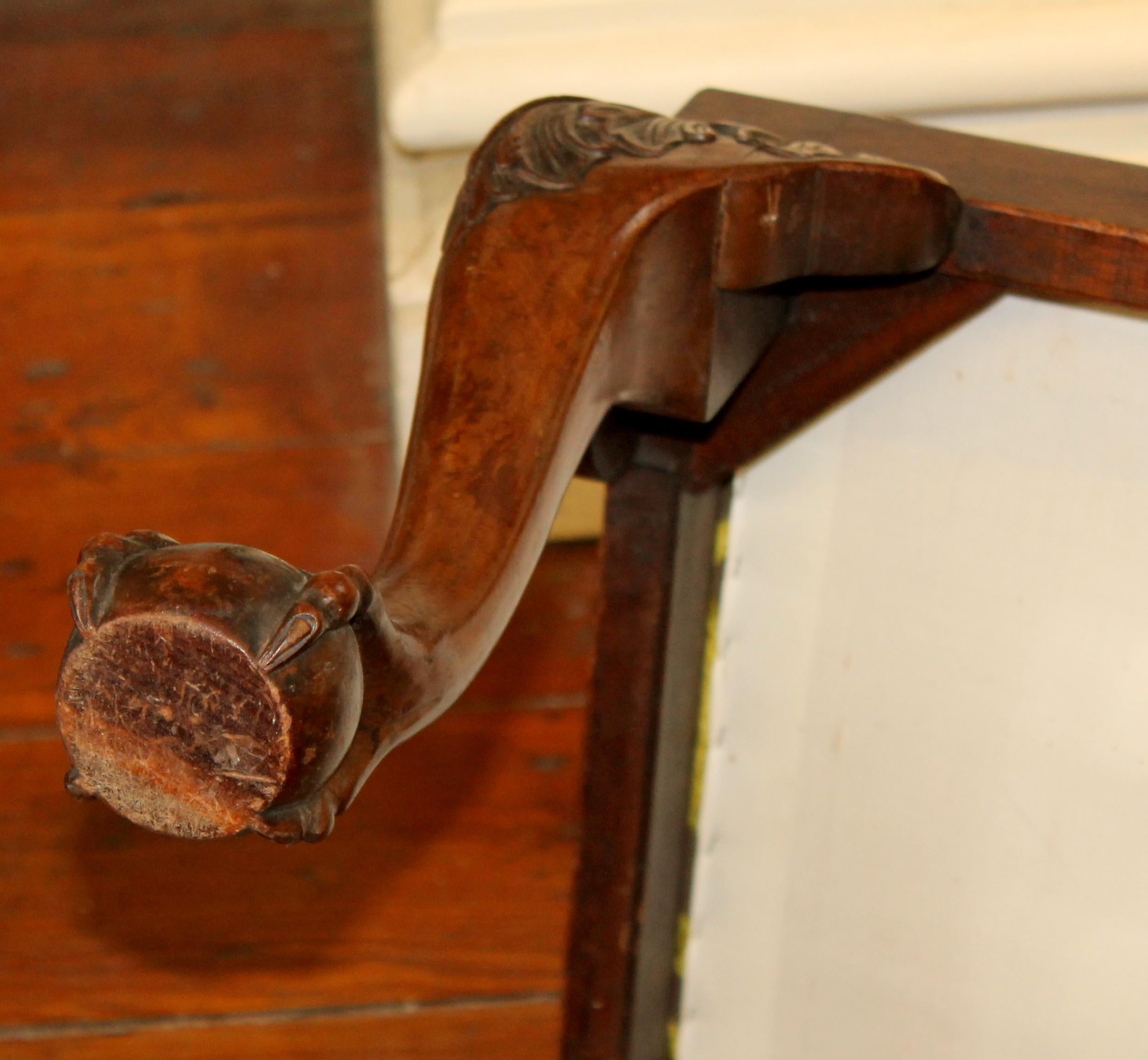 Antique English Hand-Carved Mahogany Chippendale Style Bench at 1stDibs