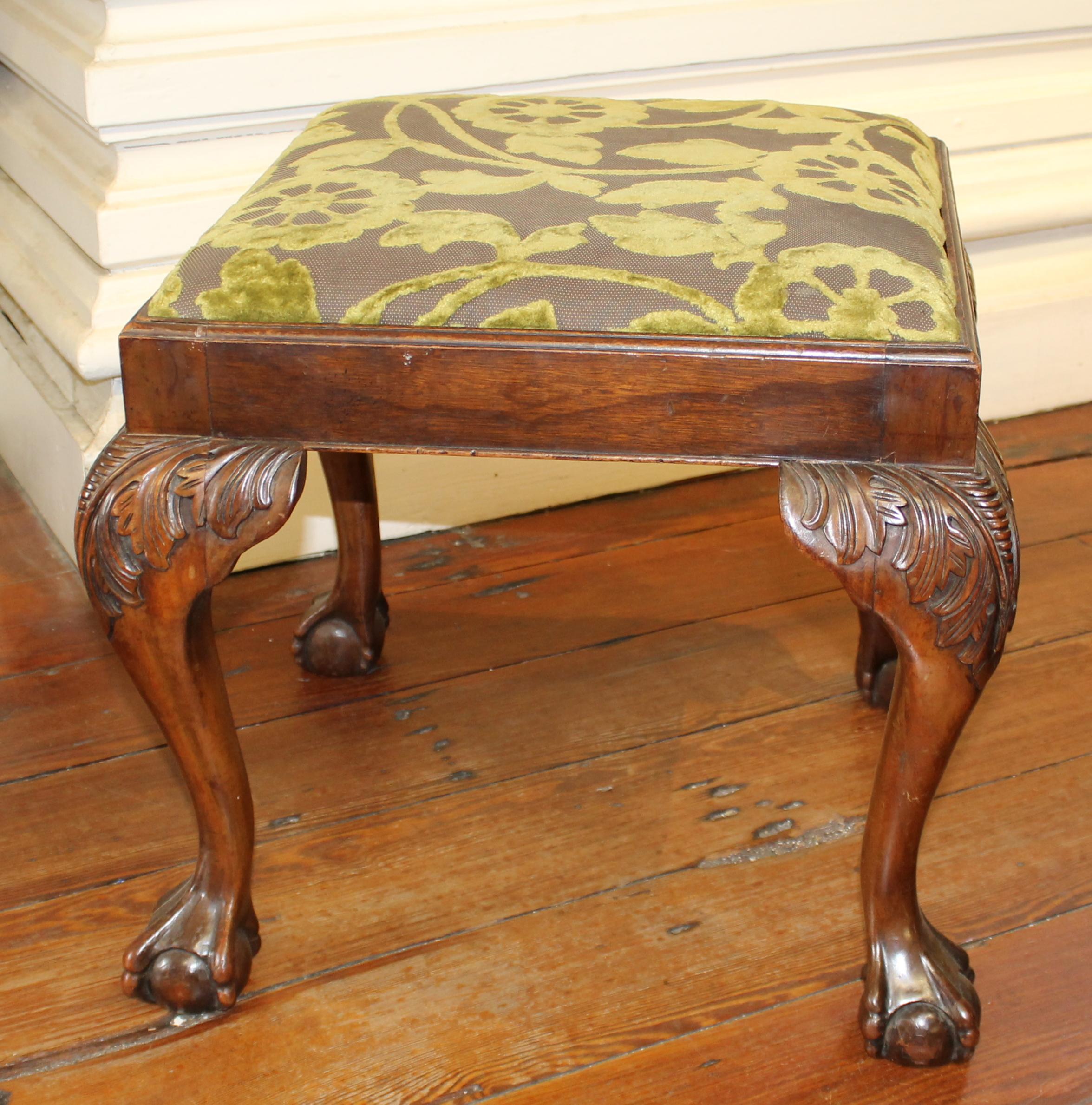 Antique English Hand-Carved Mahogany Chippendale Style Bench at 1stDibs
