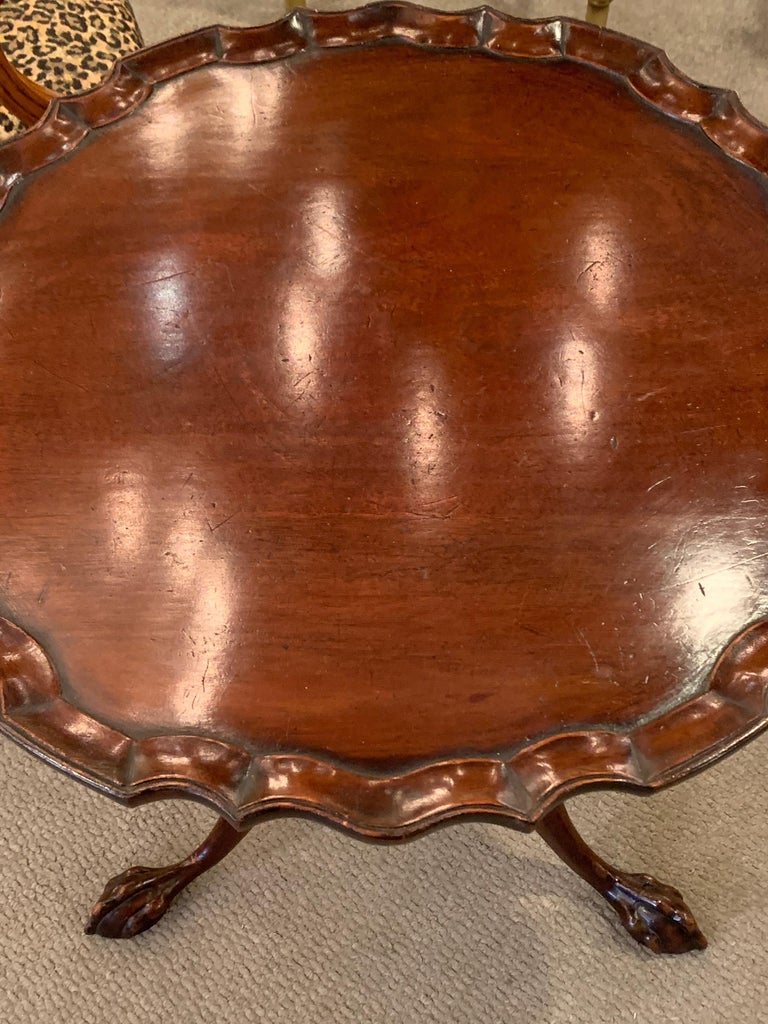 Antique English Mahogany Small Pie Crust Table For Sale at 1stDibs