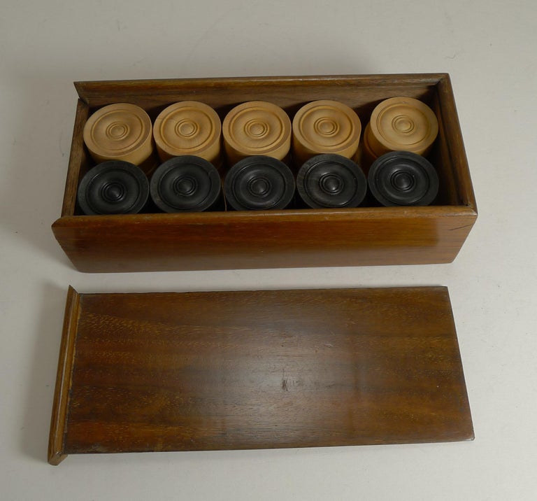 Antique English Set Ebony and Boxwood Draughts / Checkers / Backgammon ...