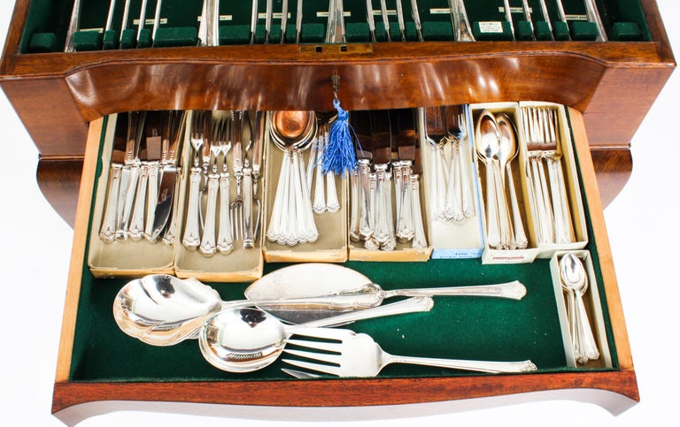 Antique English Silver Plated Cased 151 Piece 8 Setting Canteen Cutlery ...