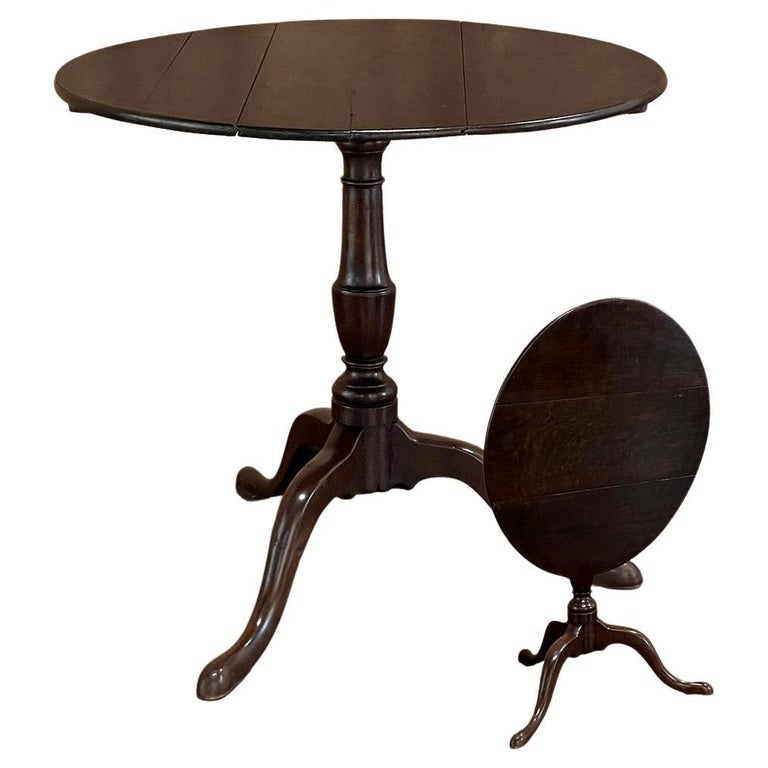 Antique English Tilt-Top Oval Lamp Table ~ End Table For Sale at 1stDibs