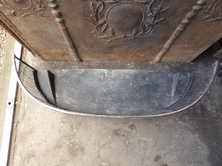 Antique English Victorian Fire Guard, 19th Century For Sale at 1stDibs