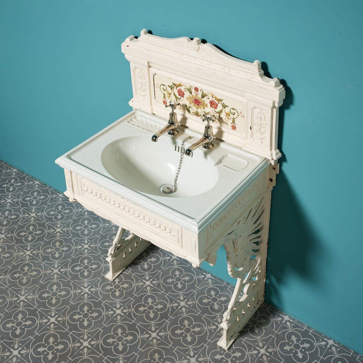 Antique English Victorian Style Wash Stand For Sale at 1stDibs