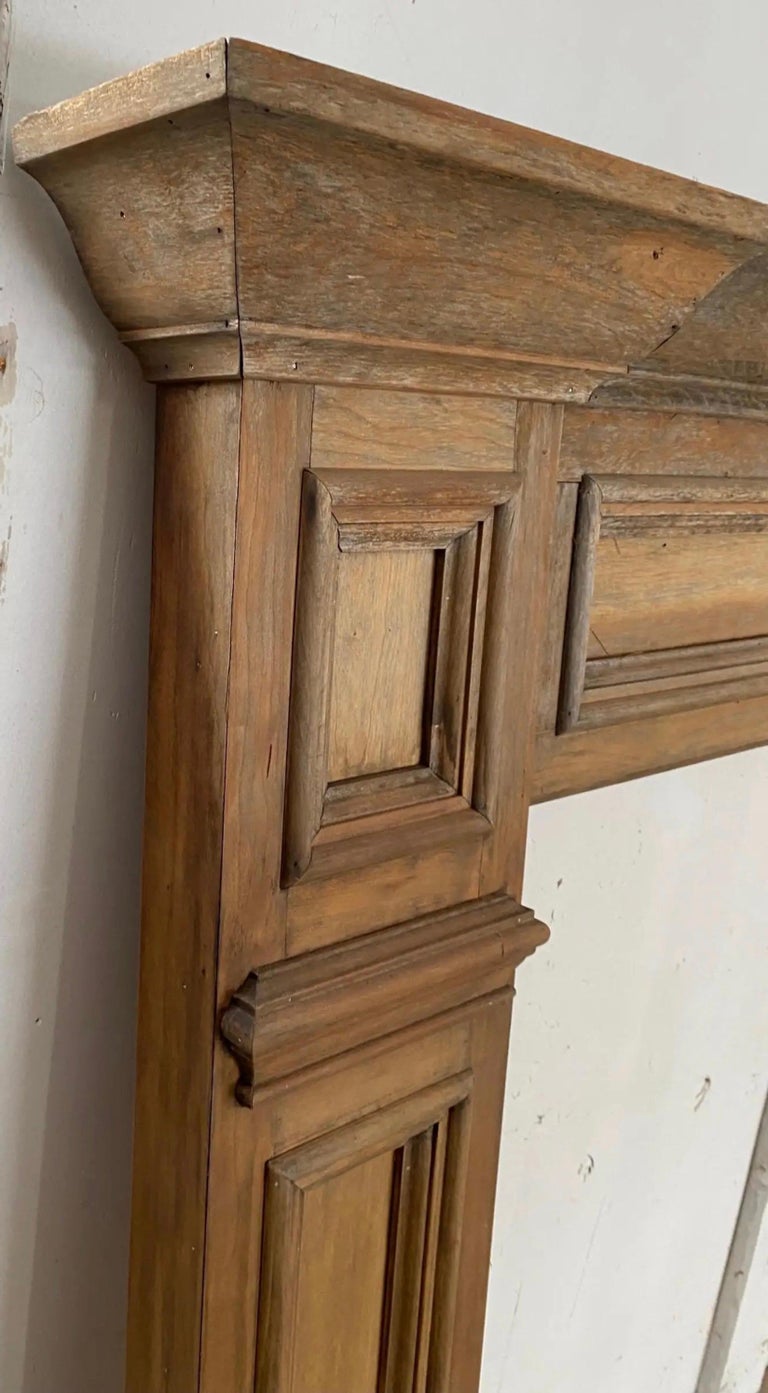 Antique Federal Style Wooden Fireplace Mantel For Sale at 1stDibs