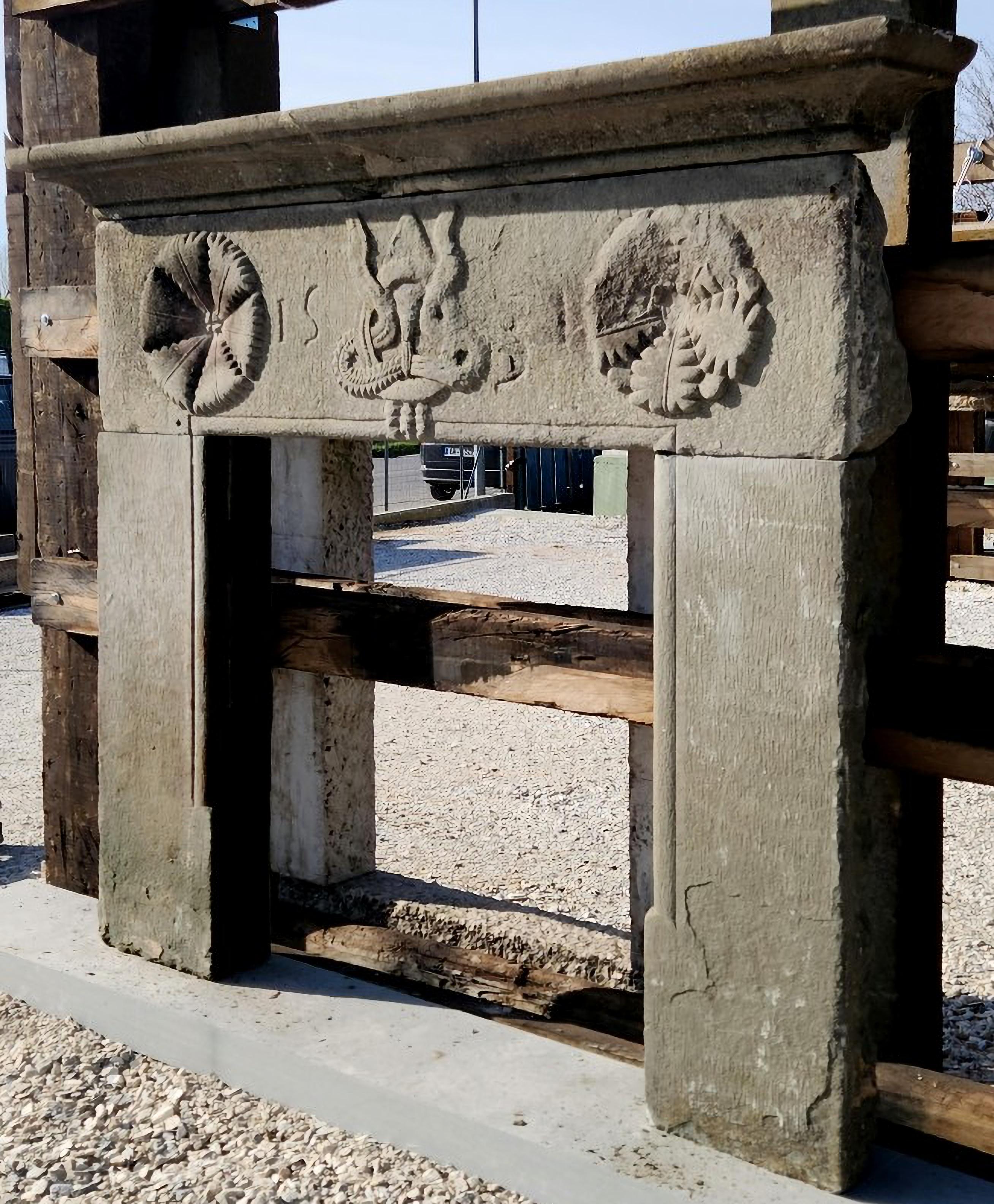 ANTIQUE FIREPLACE IN TUSCAN SERENA STONE DATED 1531 16th Century For Sale at 1stDibs