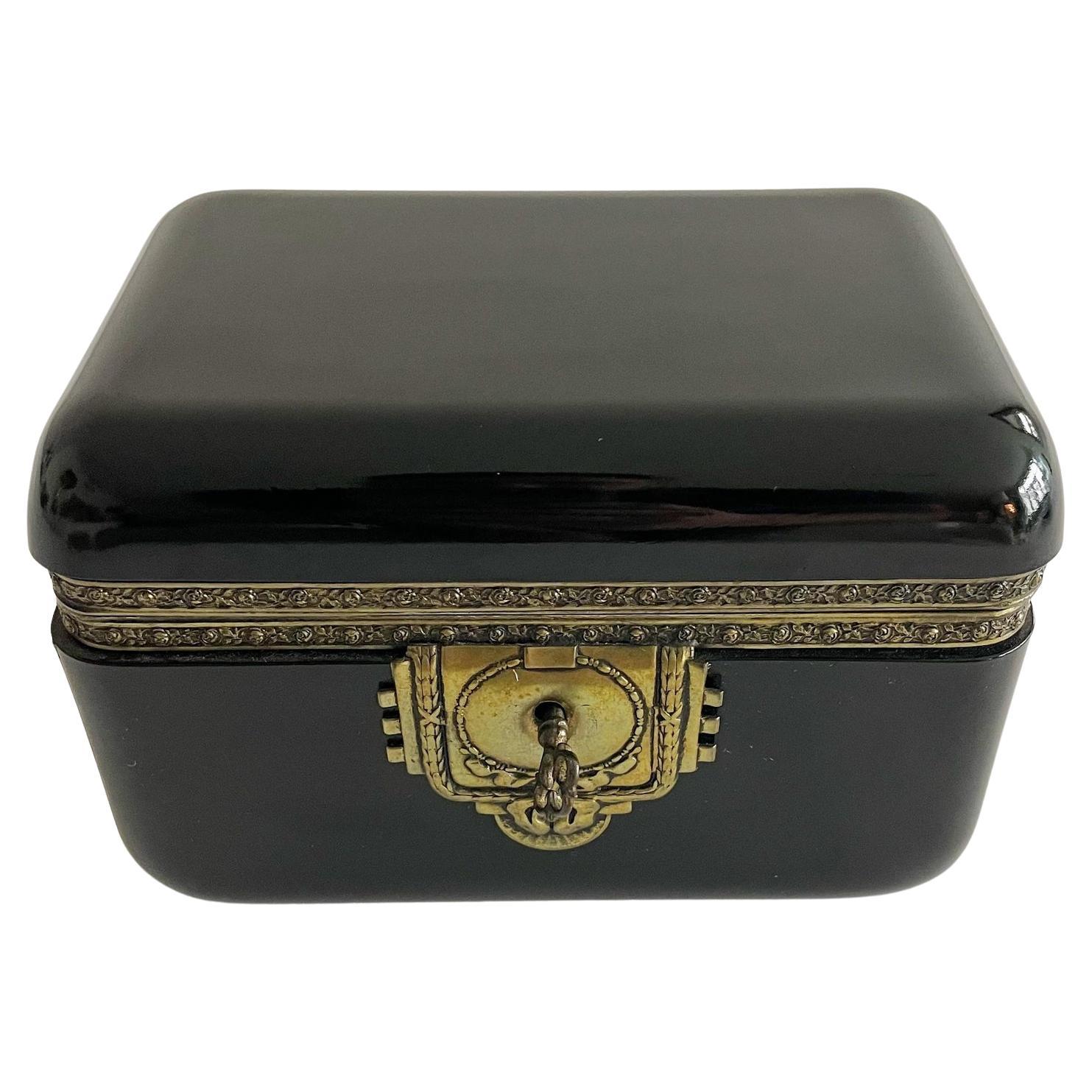 Antique Chinese Cinnabar Box with Lid For Sale at 1stDibs