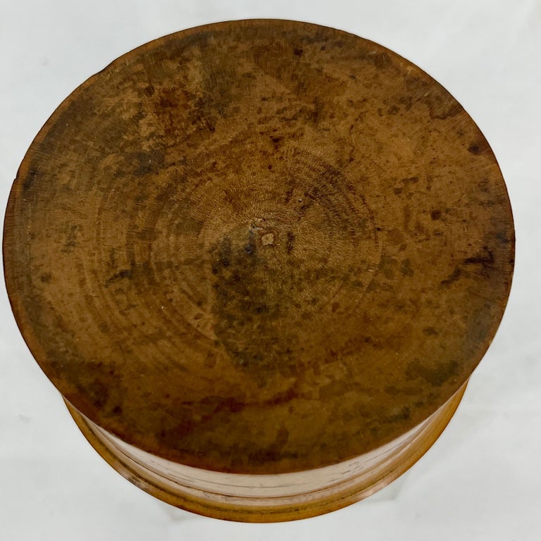 Antique French Cosmetic Face Powder Compact Box For Sale at 1stDibs