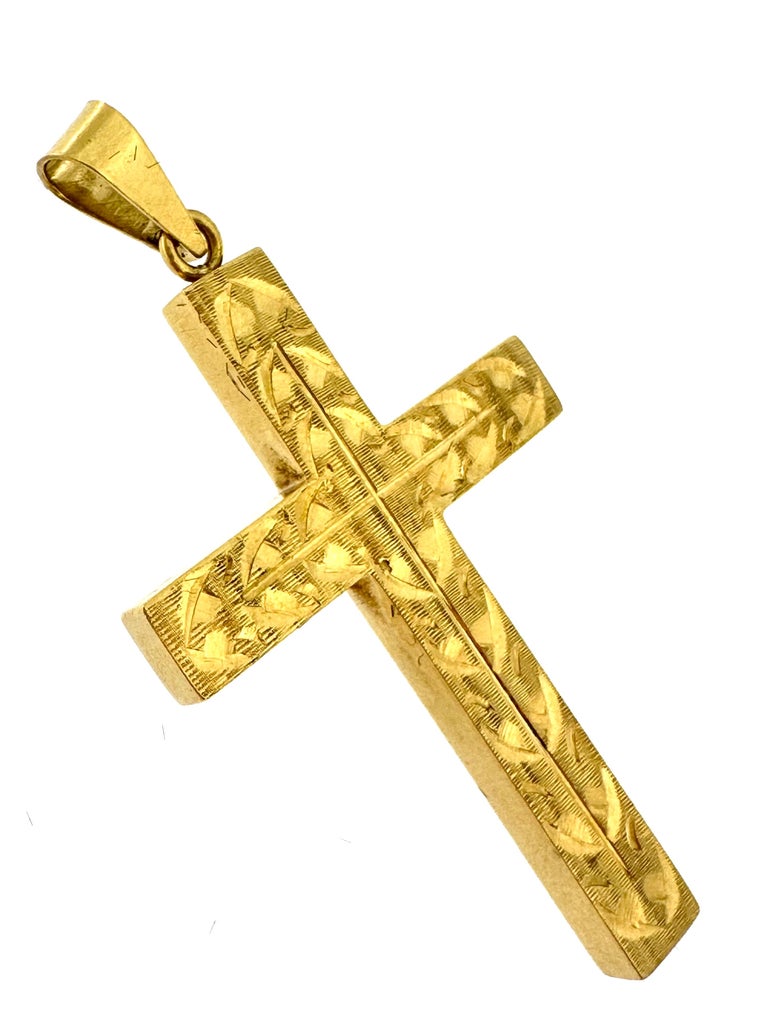 Antique French Design 18kt Yellow Gold Cross For Sale at 1stDibs