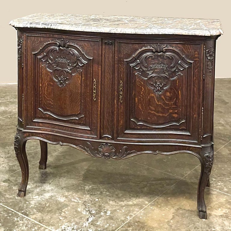 Buffet français ancien de style Louis XIV à plateau en marbre En vente ...