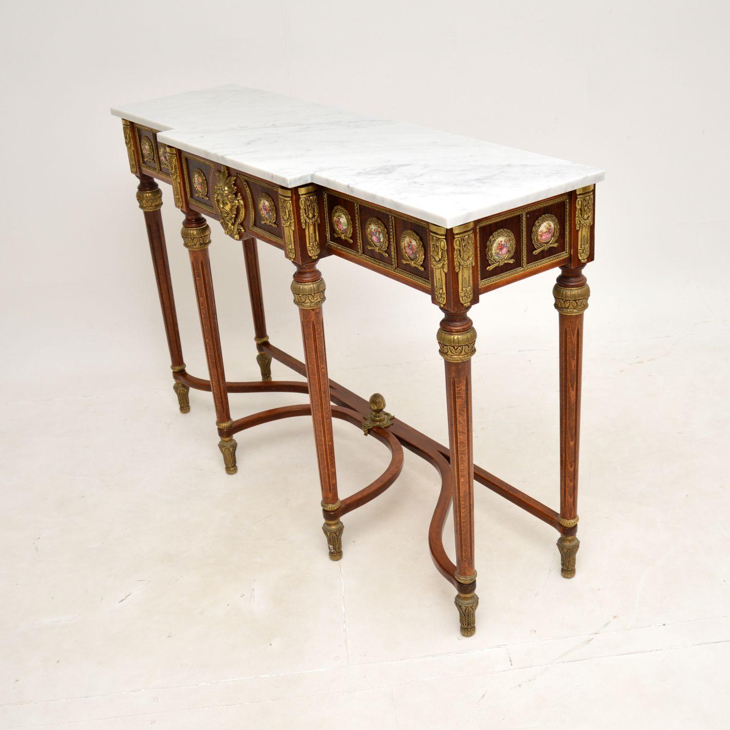 Mesa consola con tapa de mármol Antique French en venta en 1stDibs