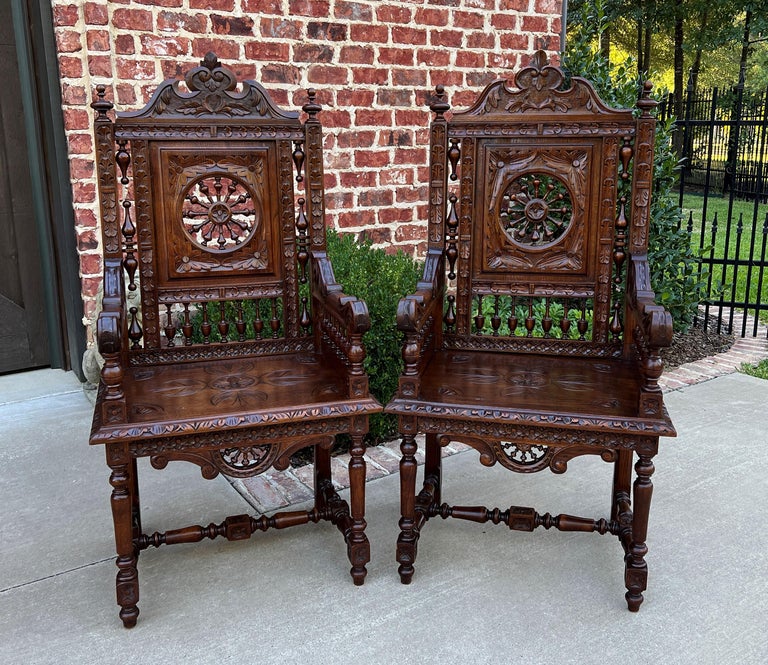 Paire de fauteuils français anciens de bureau breton, chaises de ...