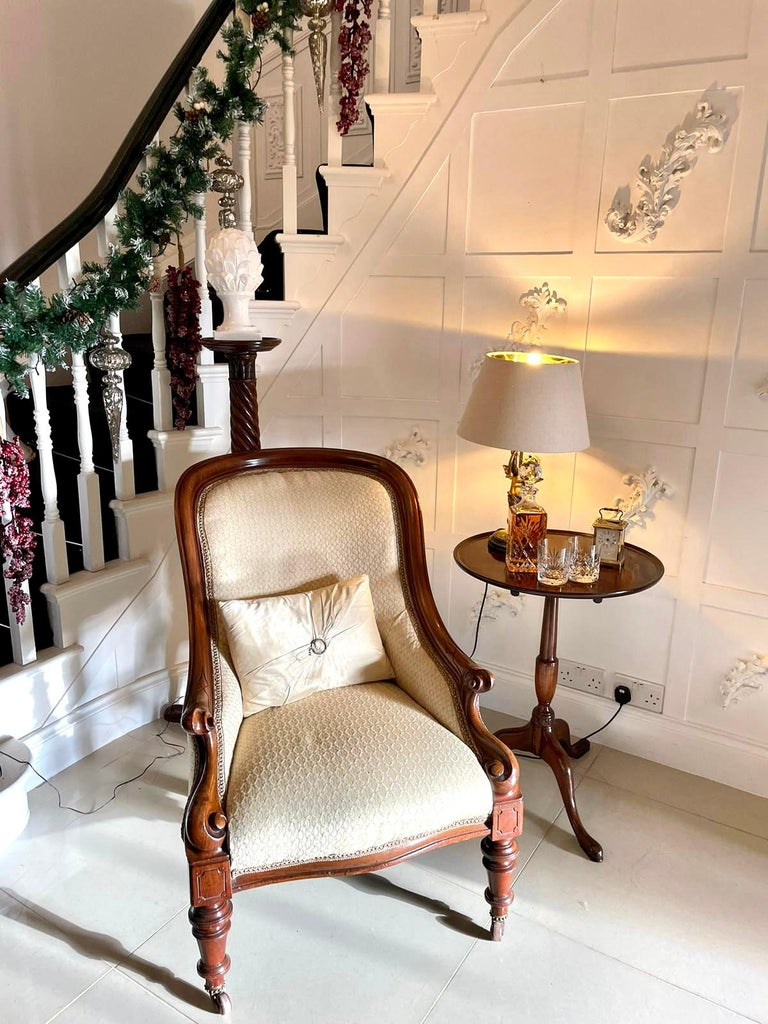 Antique George III Quality Mahogany Circular Lamp Table For Sale at 1stDibs