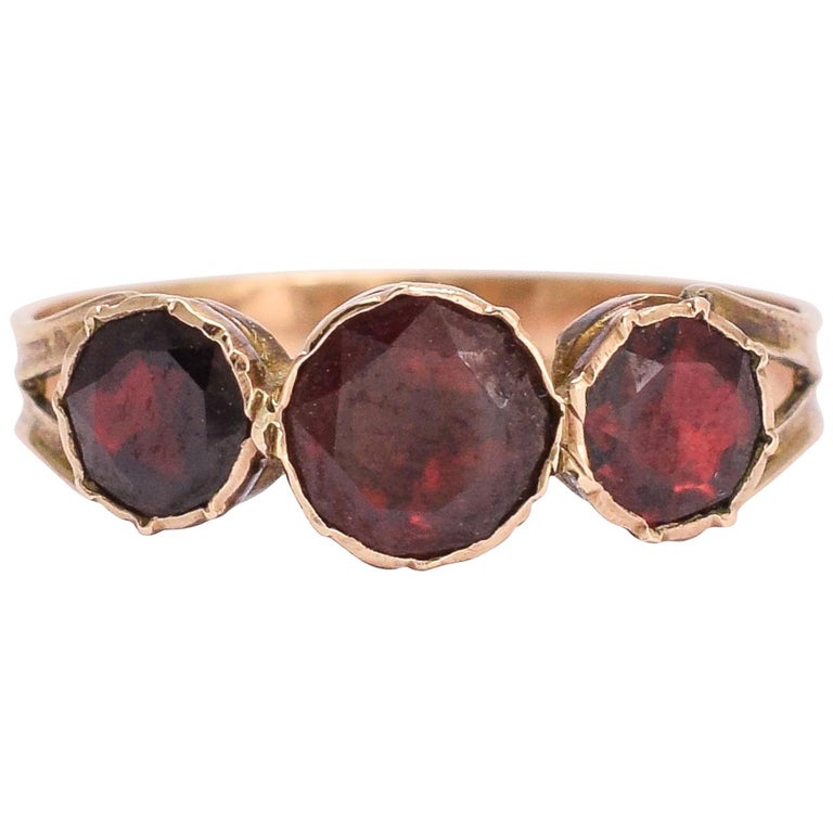 Antique Georgian Flat-Cut Garnet Three-Stone Ring at 1stDibs