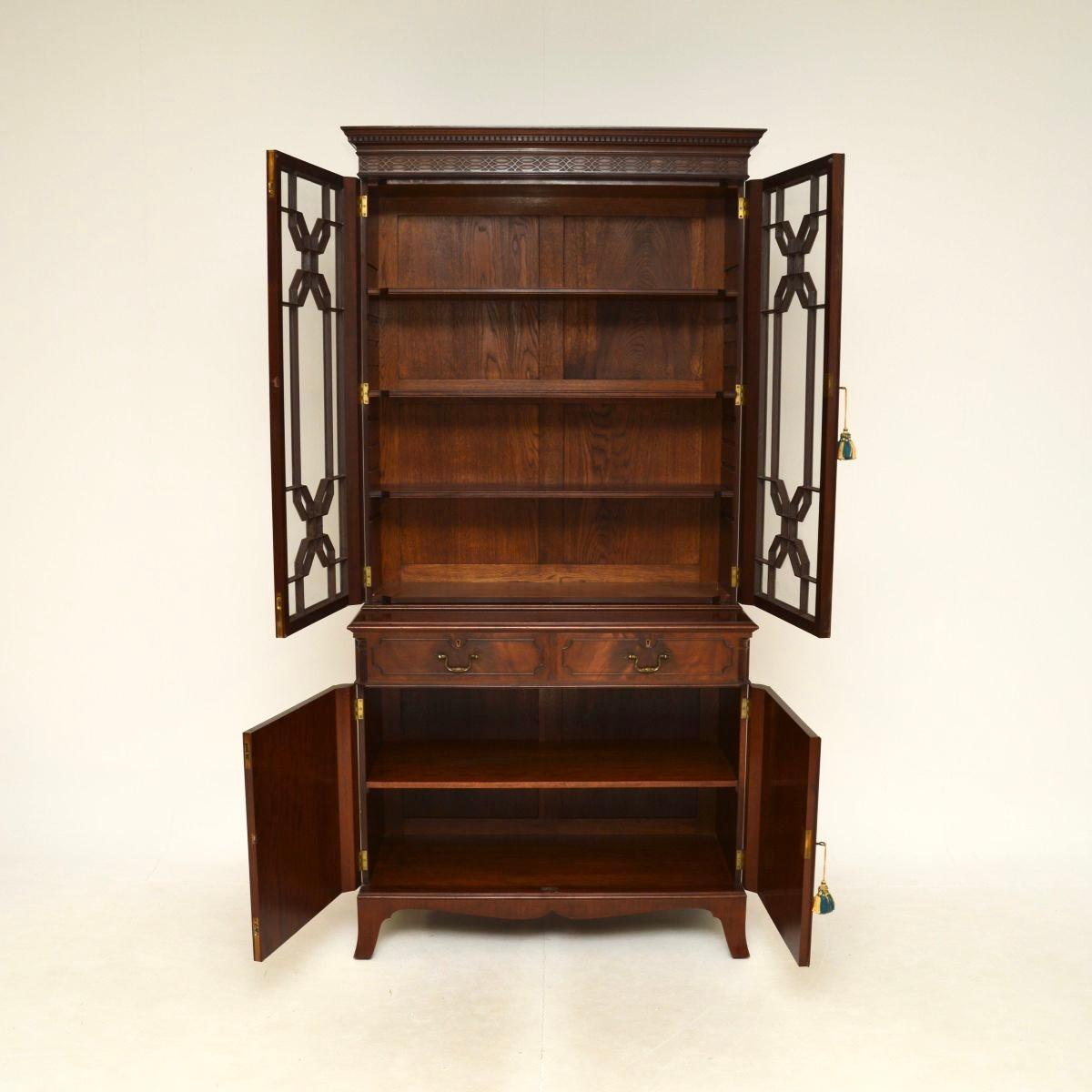 Antique Georgian Style Bookcase For Sale at 1stDibs