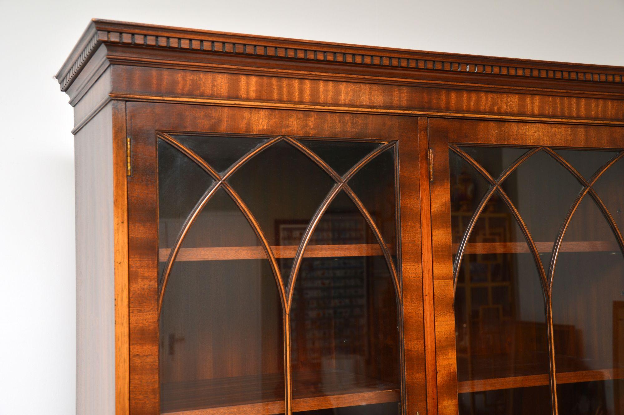 Antique Georgian Style Bookcase For Sale at 1stDibs