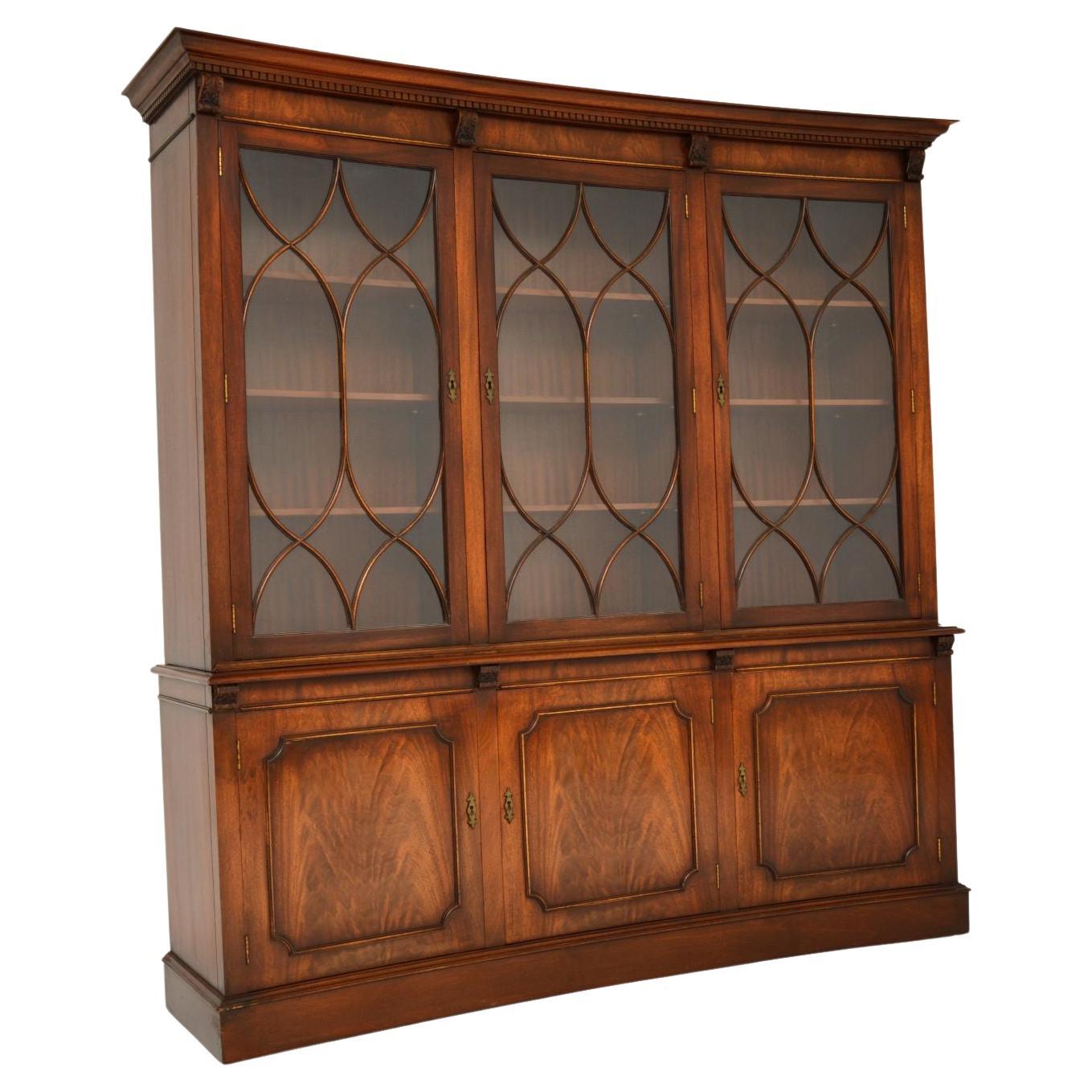 Exceptional Painted Concave Library Bookcase For Sale at 1stDibs