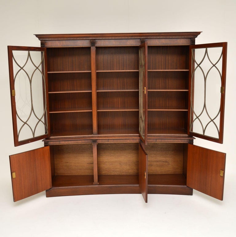 Antique Georgian Style Mahogany Concave Bookcase For Sale at 1stDibs