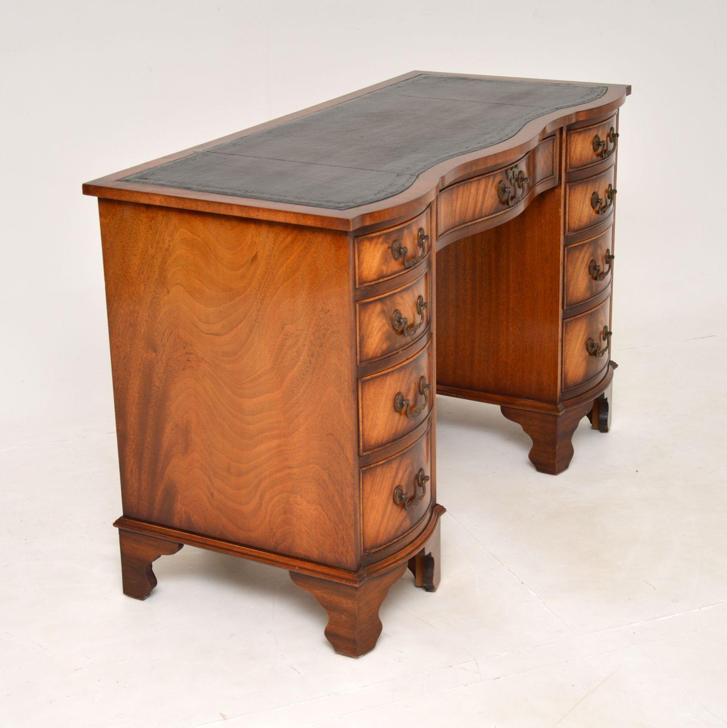 Antique Georgian Style Pedestal Desk at 1stDibs