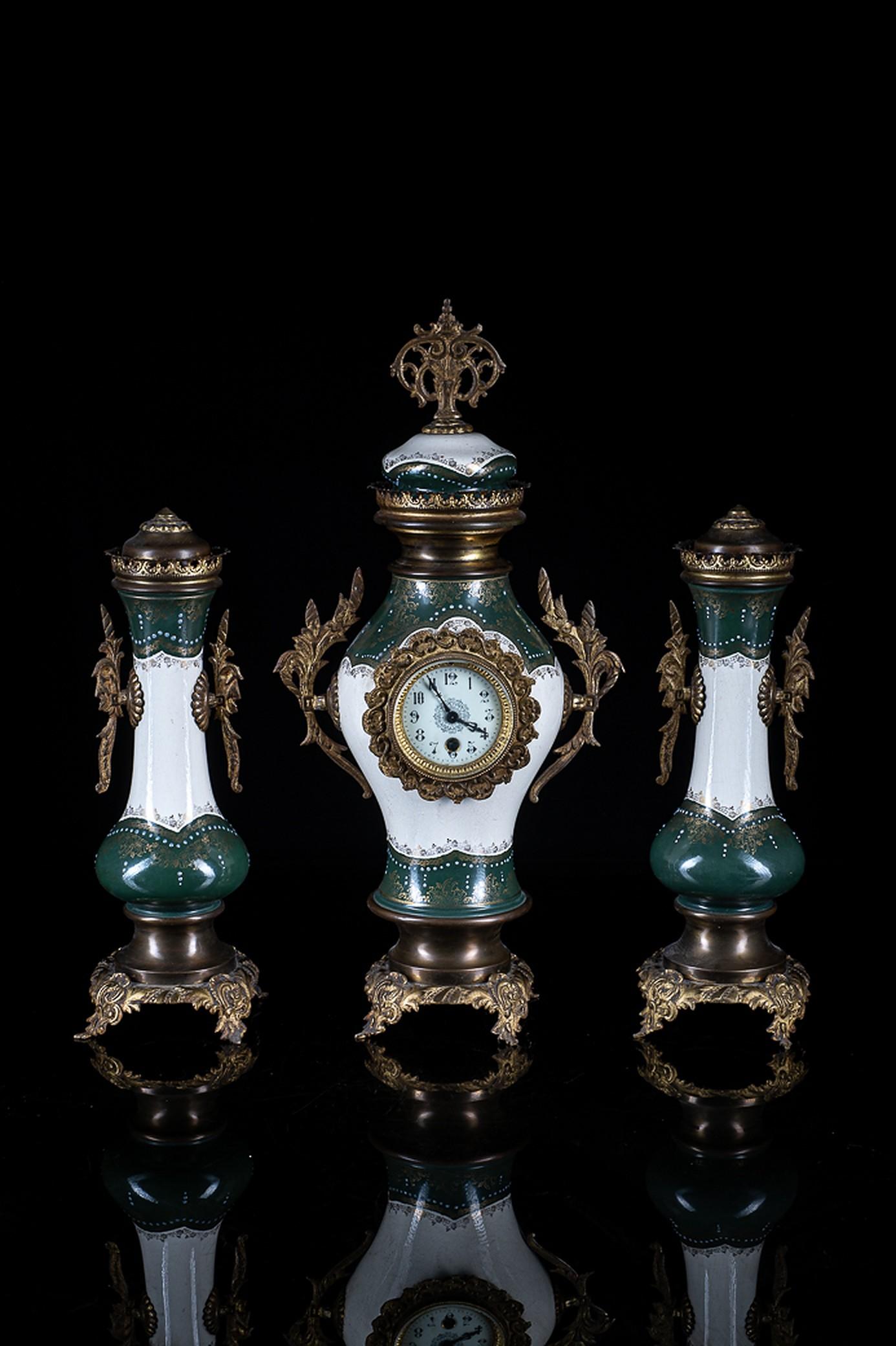 Antique Clock at 1stDibs