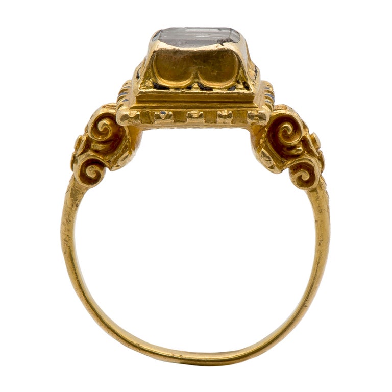 Antique Gold Renaissance Gemstone Ring For Sale at 1stDibs