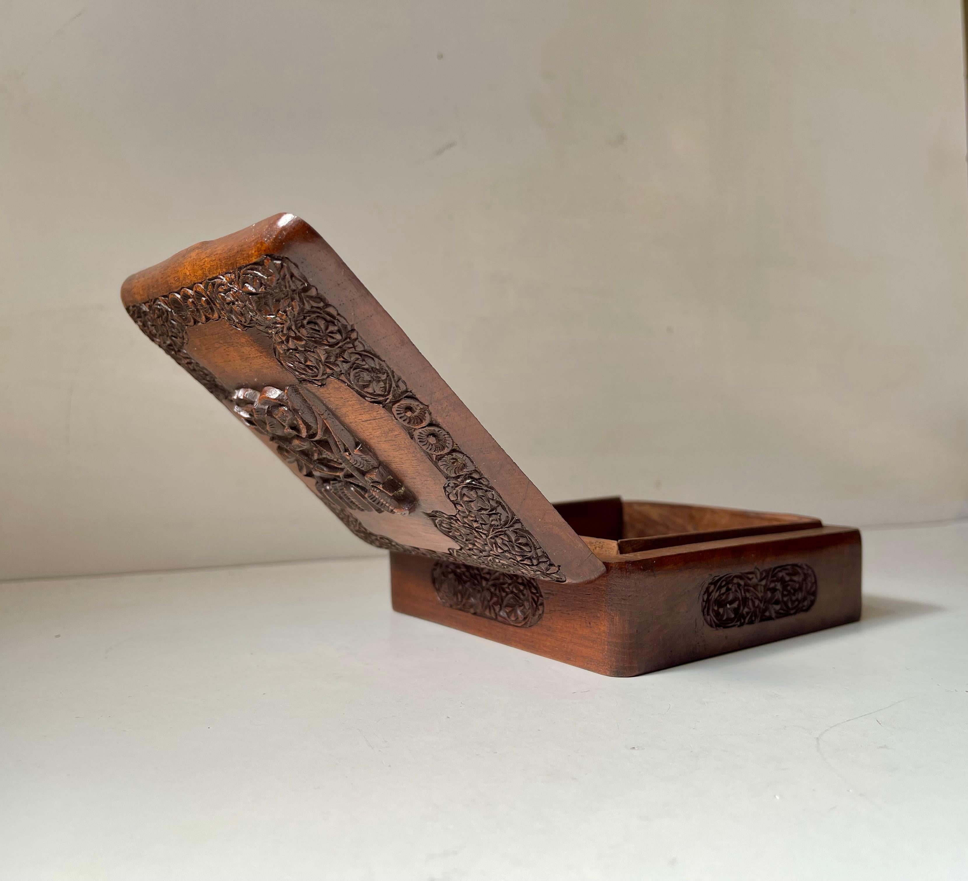 Antique Hand-Carved Box in Oak, 19th century For Sale at 1stDibs