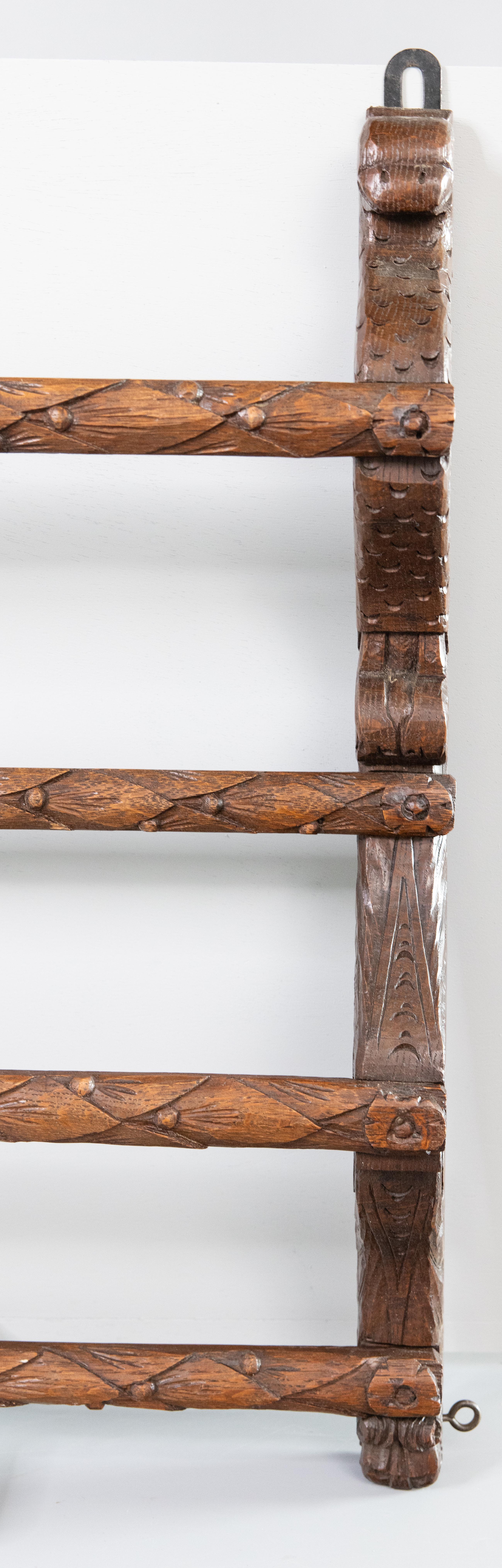 Antique Hand-Carved English Oak Plate Rack For Sale at 1stDibs