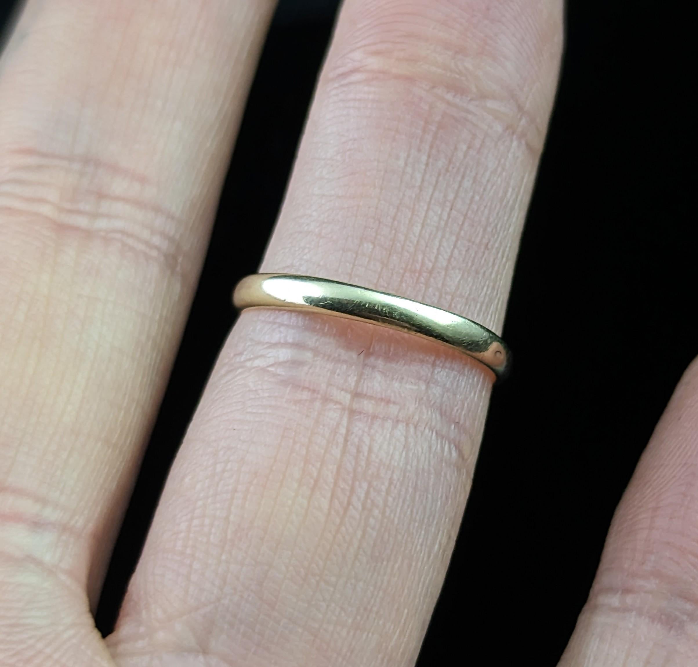 Antique Heraldic signet ring, Sardonyx, 9k yellow gold at 1stDibs