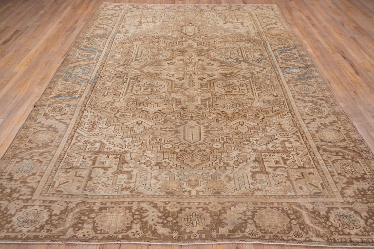 Antique Heriz Carpet, Neutral Palette For Sale at 1stDibs