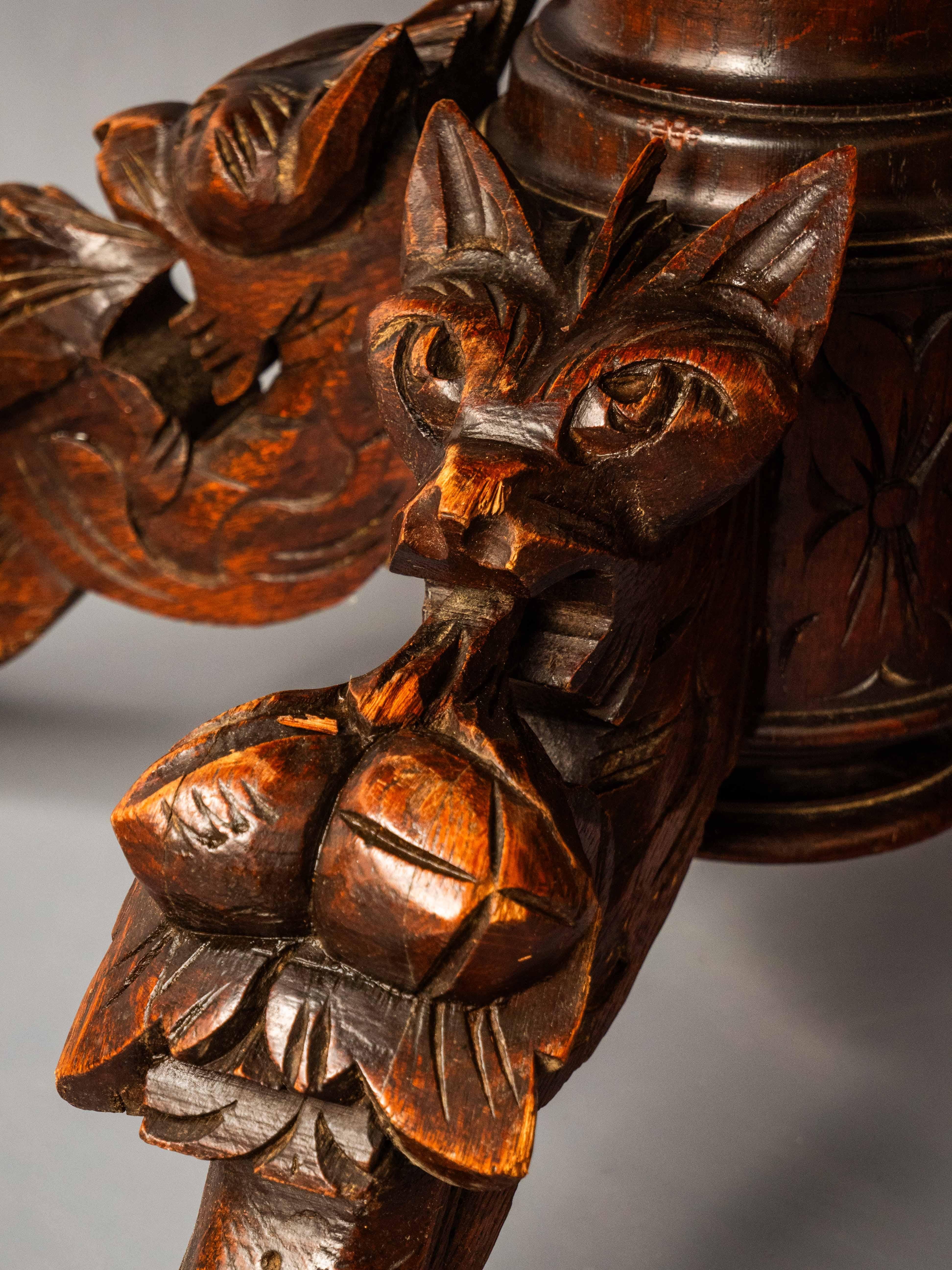 Antique hunting table with carvings, round, folding For Sale at 1stDibs