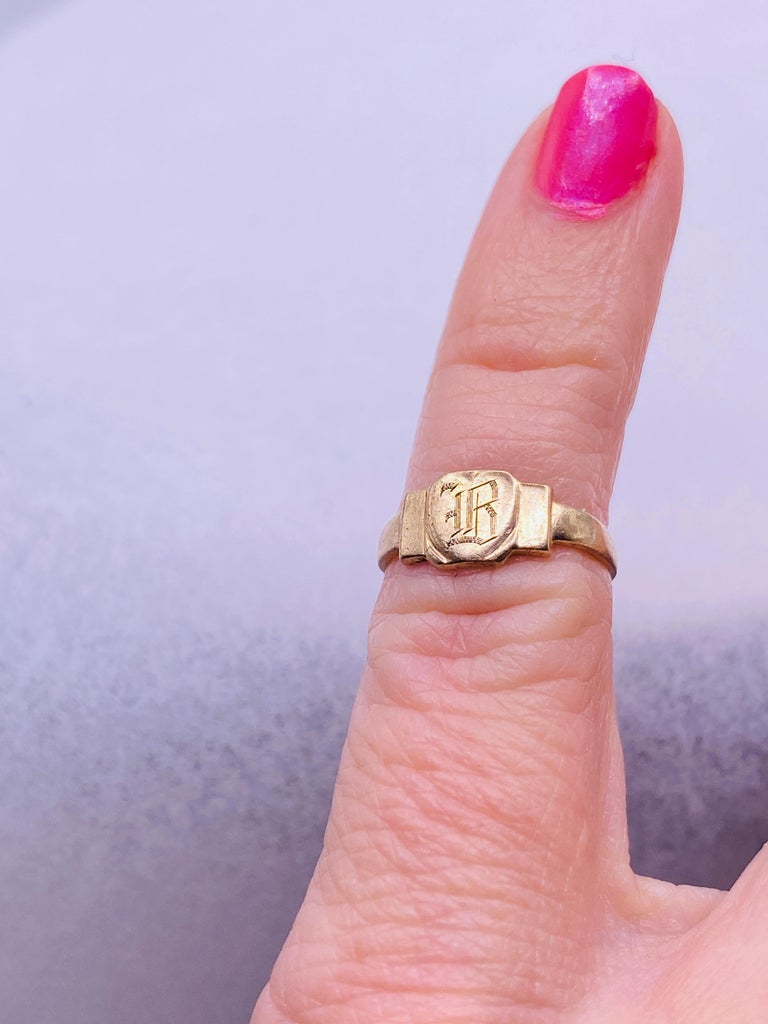 Antique Infant Baby Gold Signet Ring For Sale at 1stDibs