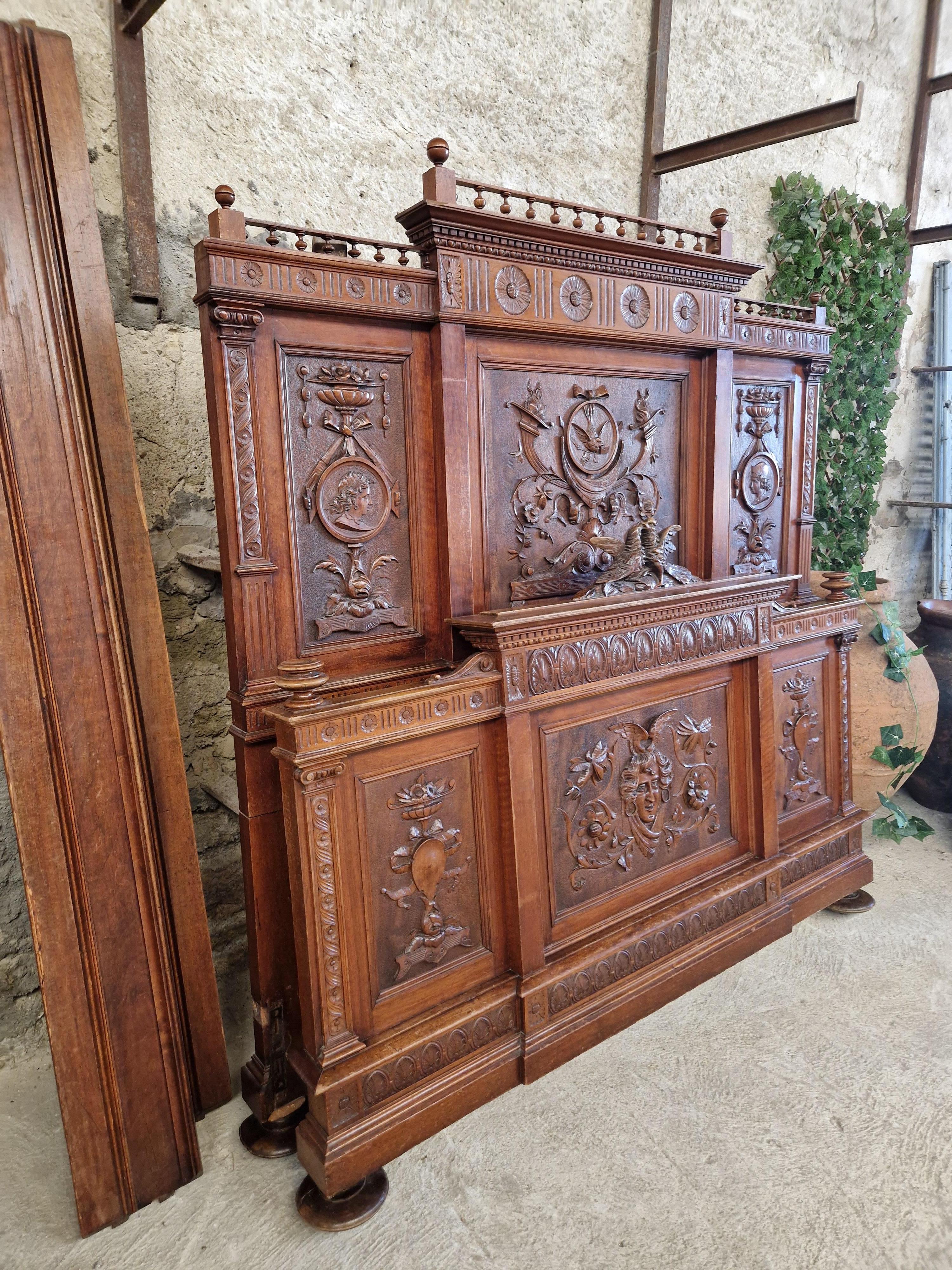 Antique Italian Renaissance Bed with Bedside Cabinets For Sale at ...