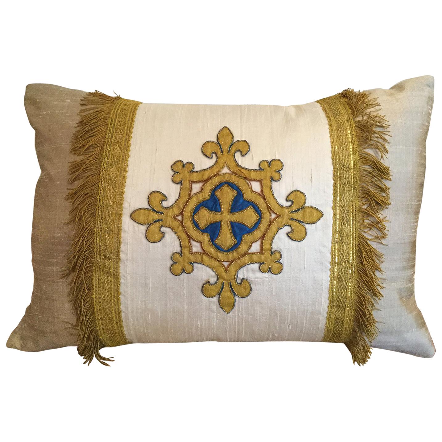 Antique Italian Stemma Pillow by Eleganza Italiana For Sale at 1stDibs