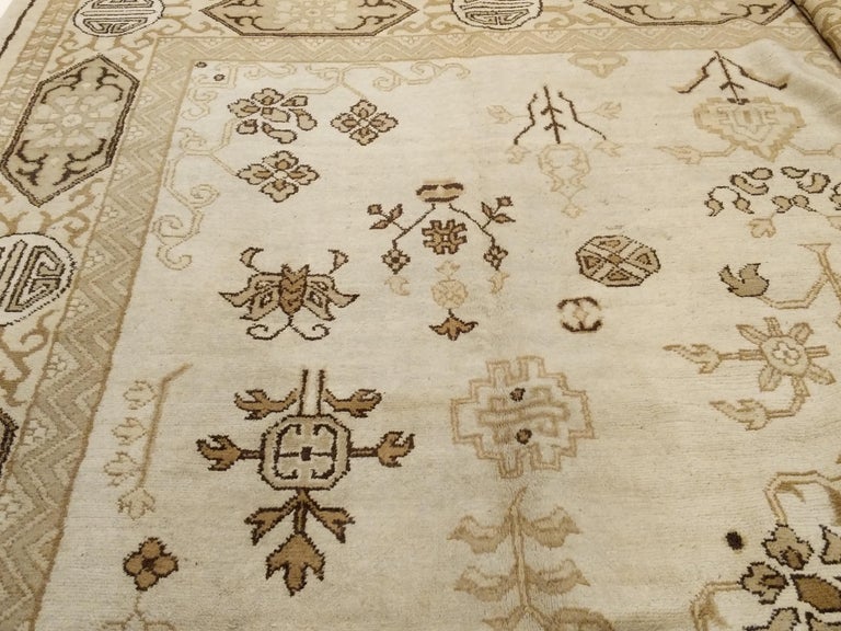 Antique Ivory Indochine Rug with Stylised Pattern and Cartouche Border ...