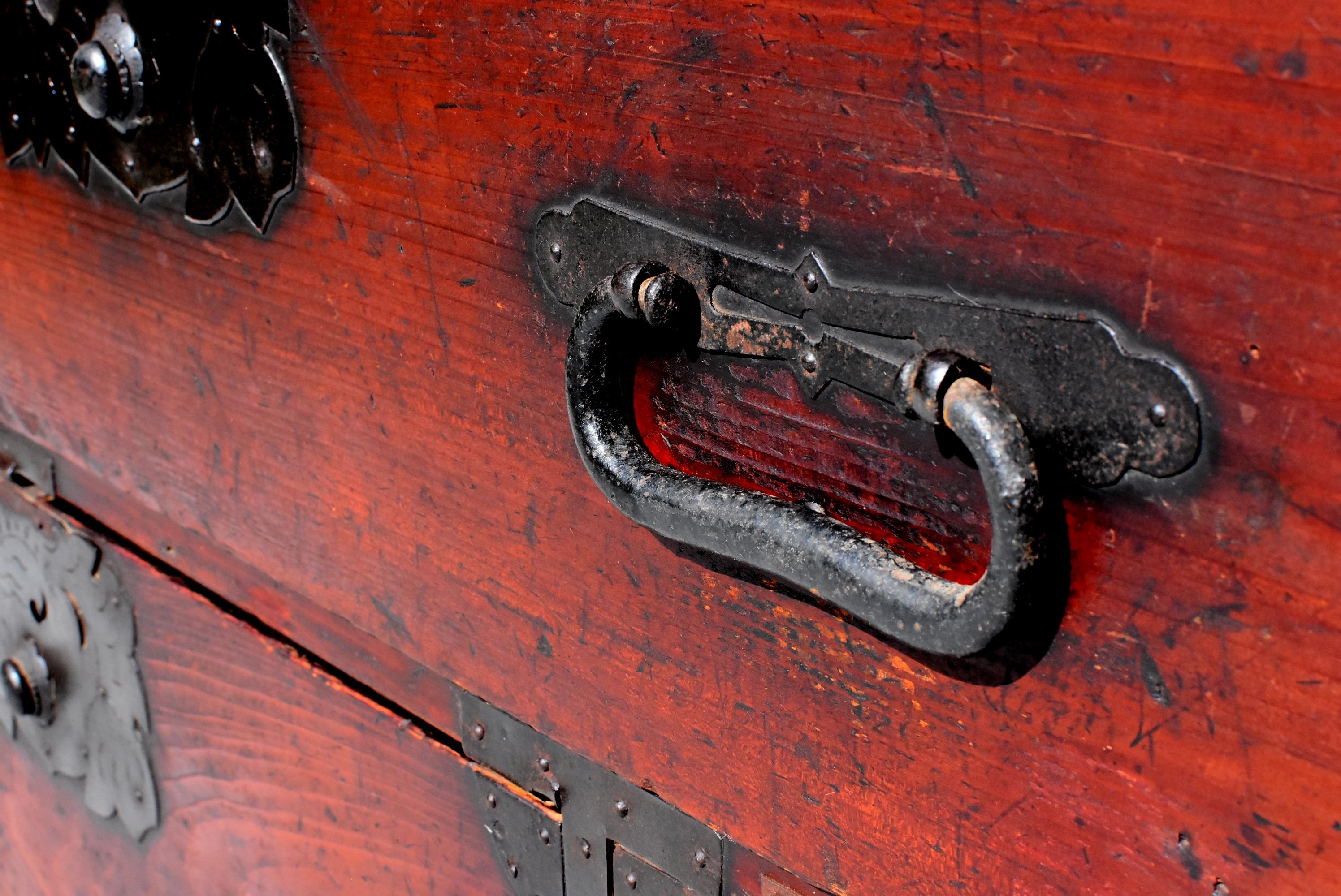Antique Japanese Low Tansu Chest with Iron Pulls at 1stDibs | antique ...