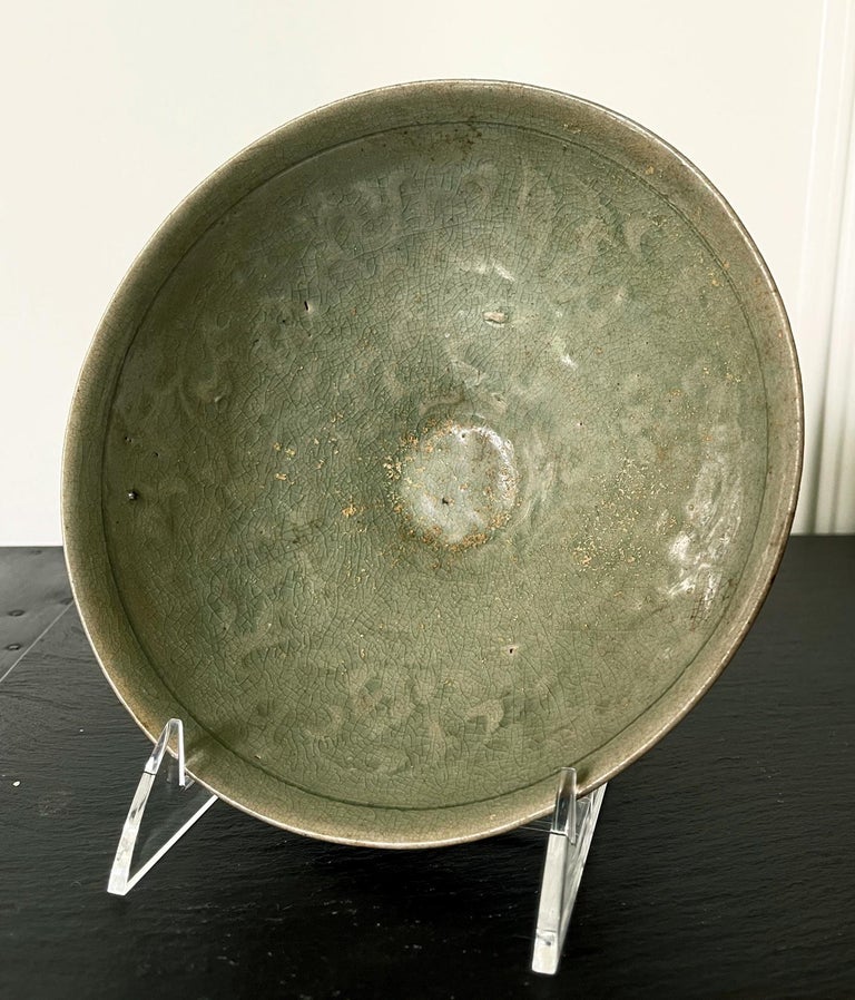 Antique Korean Ceramic Bowl with Incised Design For Sale at 1stDibs