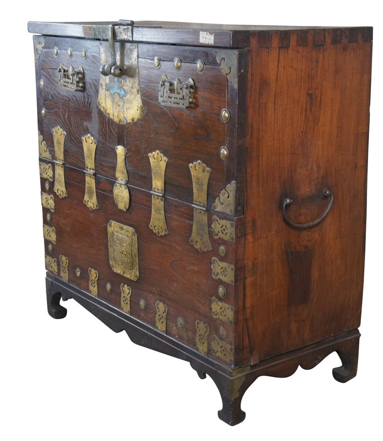 Antique Korean Joseon Dynasty Zelkova and Brass Bandaji Tansu Trunk ...