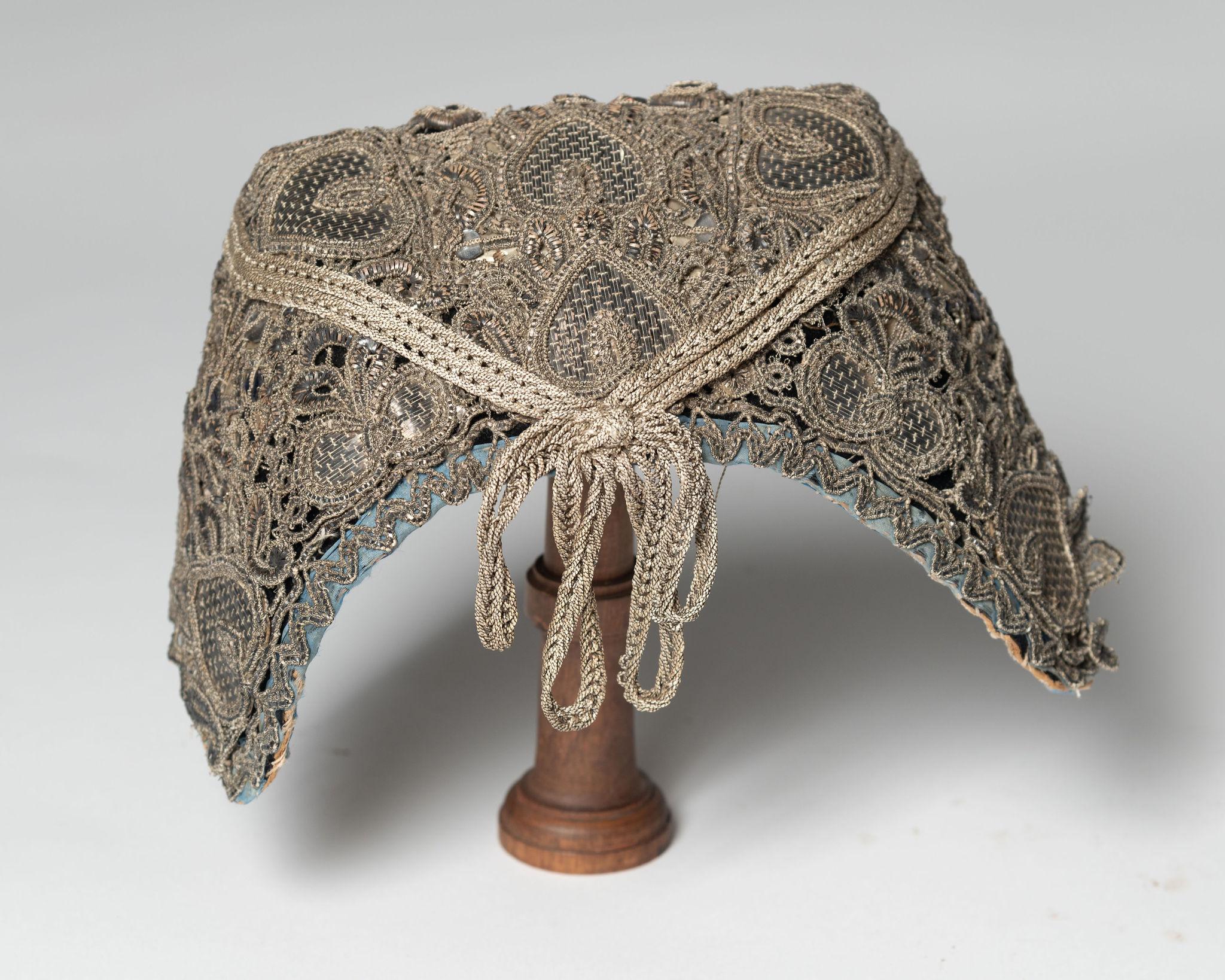Antique ladies bonnet For Sale at 1stDibs