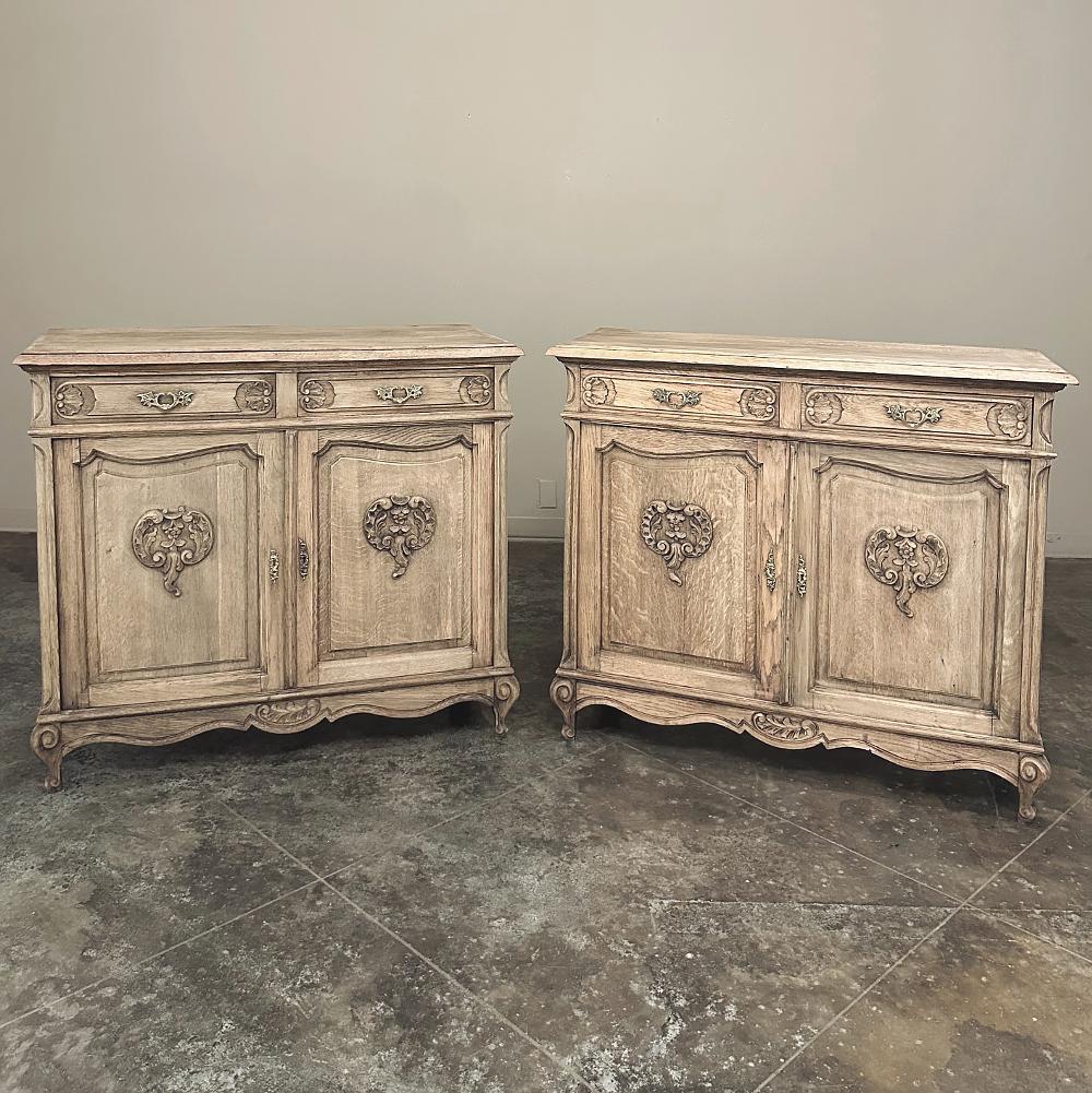 Antique Louis XV Country French Buffet in Stripped Oak For Sale at 1stDibs