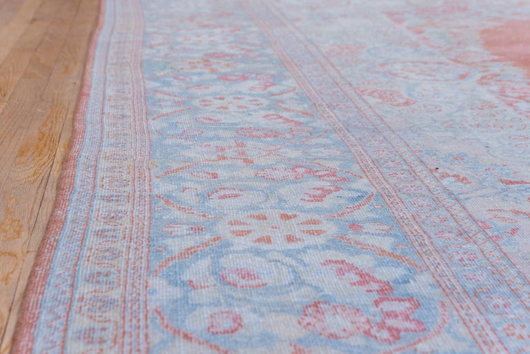 Antique Mahal Rug, Oval Medallion For Sale at 1stDibs