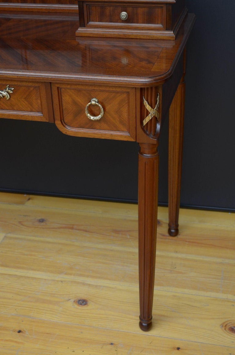 Antique Mahogany Dressing Table For Sale at 1stDibs