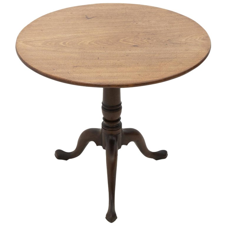 Antique Mahogany Round Tilt-Top Table at 1stDibs