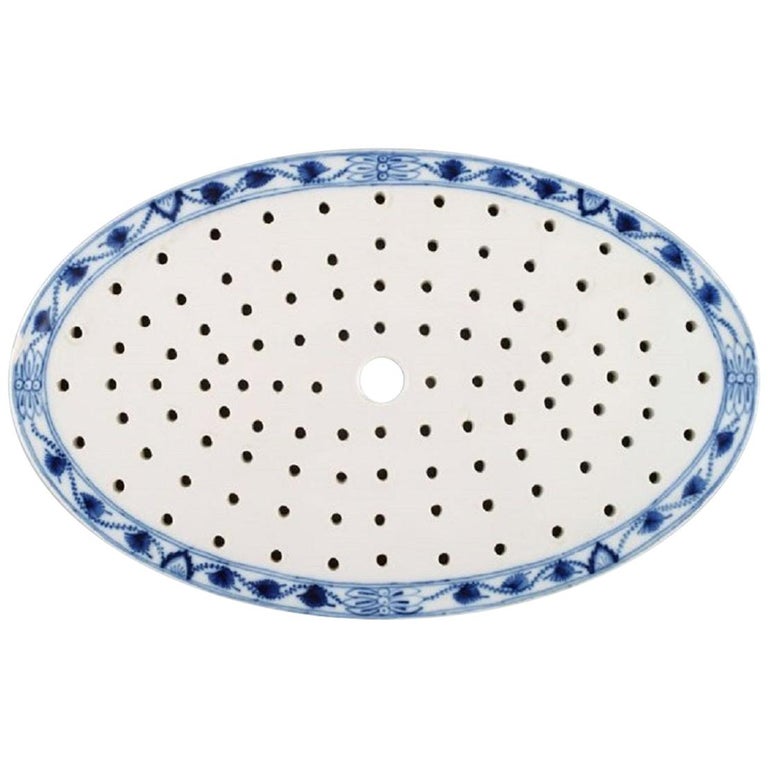 Antique Meissen "Blue Onion" Fish Drainer in Hand Painted Porcelain at ...